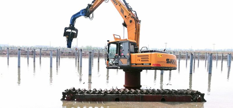 Choosing a Suitable Size of Amphibious Excavator: Mini VS Large