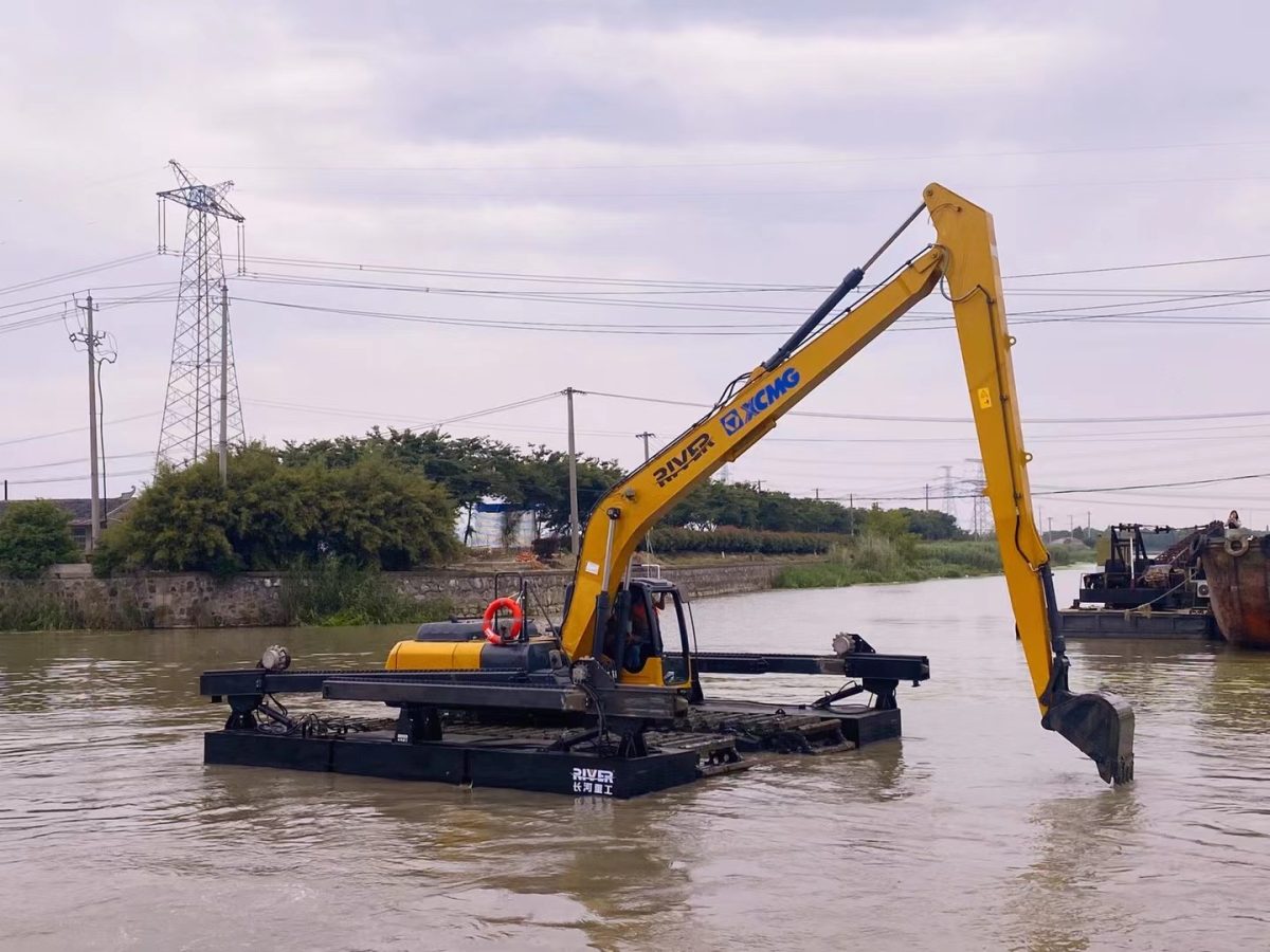Amphibious Excavator in Deep Water Operations: A Comprehensive Guide