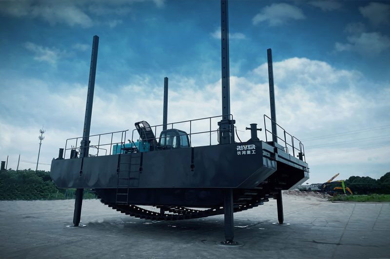 Optimize Amphibious Excavator Depth with Spuds/Hydraulic Positioning Piles