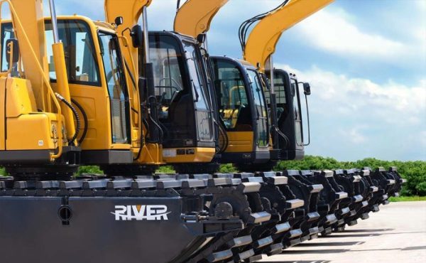 RHI Amphibious Excavators: Conquering Waterway Construction Challenges ...